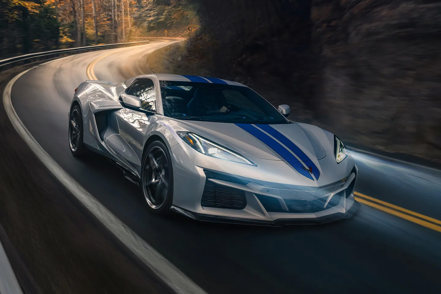 New Corvette E-Ray storms in with 646bhp hybrid V8