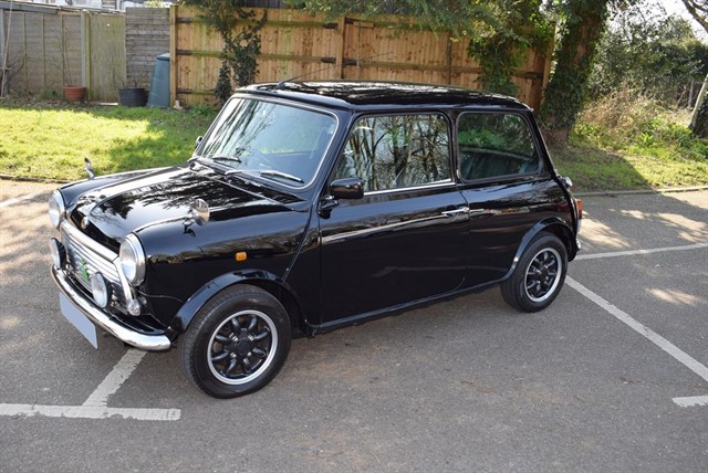 Used Rover Mini for sale in Hanwell, London | Hanwells of London