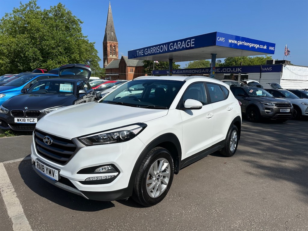 Used WHITE Hyundai Tucson for sale in Hampshire and Surrey | The ...