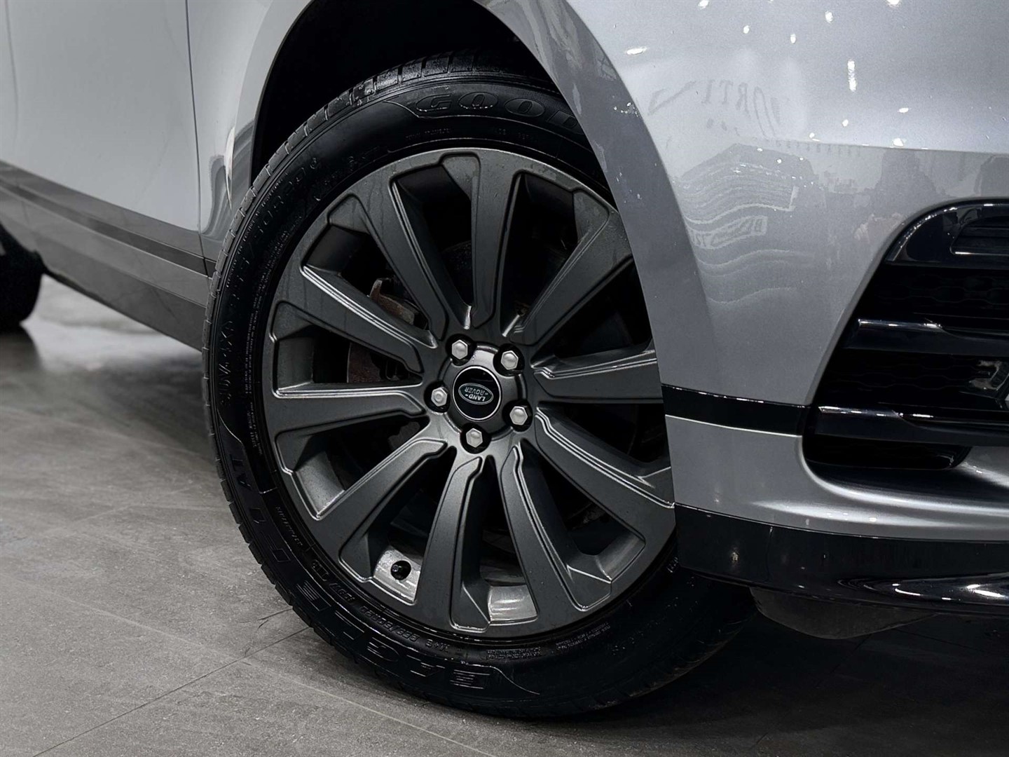 Used Land Rover Range Rover Velar Rover Velar R-Dynamic SE Auto 4WD ...