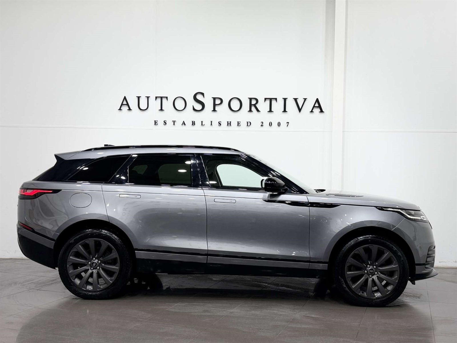 Used Land Rover Range Rover Velar Rover Velar R-Dynamic SE Auto 4WD ...