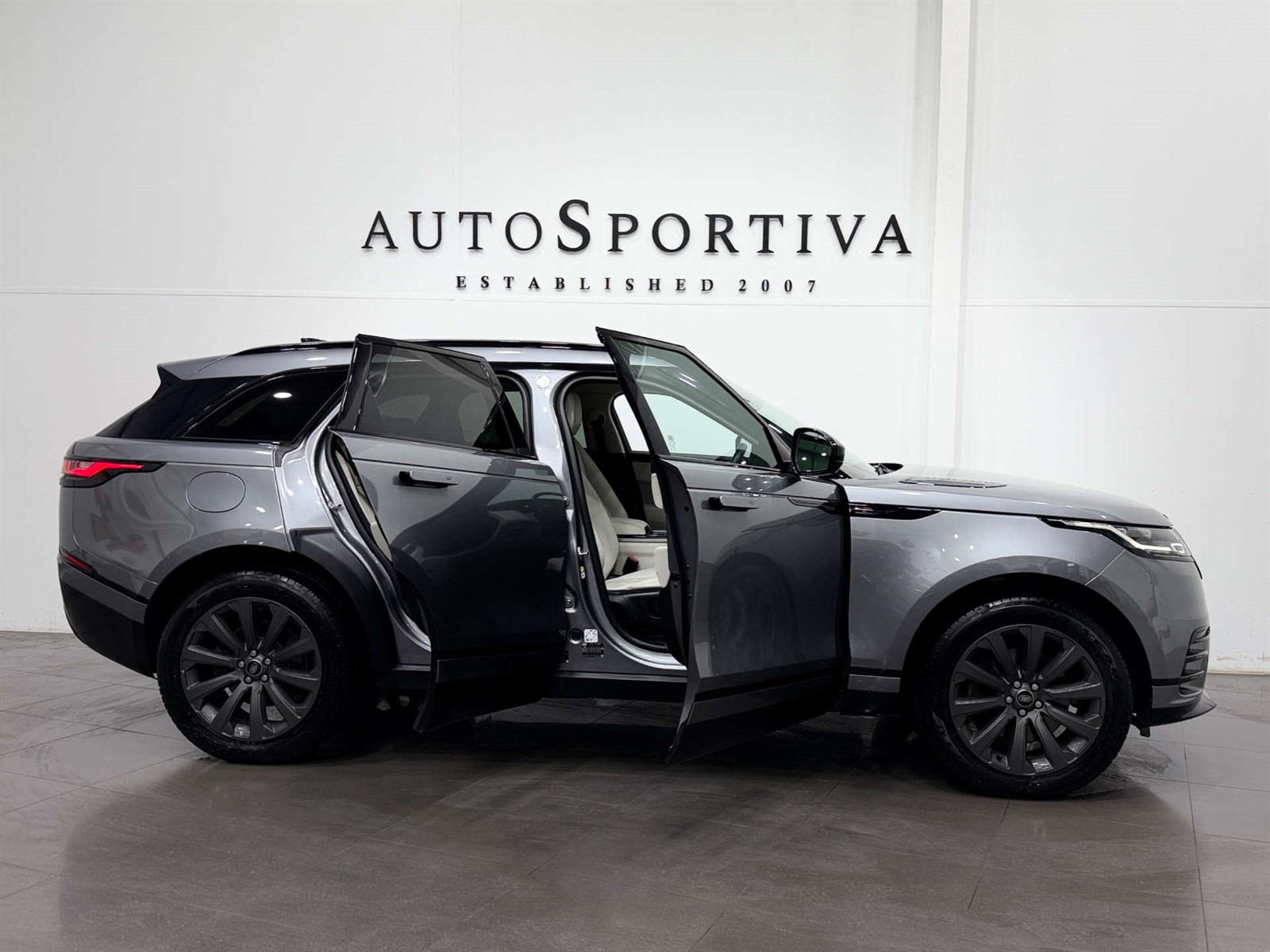 Used Land Rover Range Rover Velar Rover Velar R-Dynamic SE Auto 4WD ...