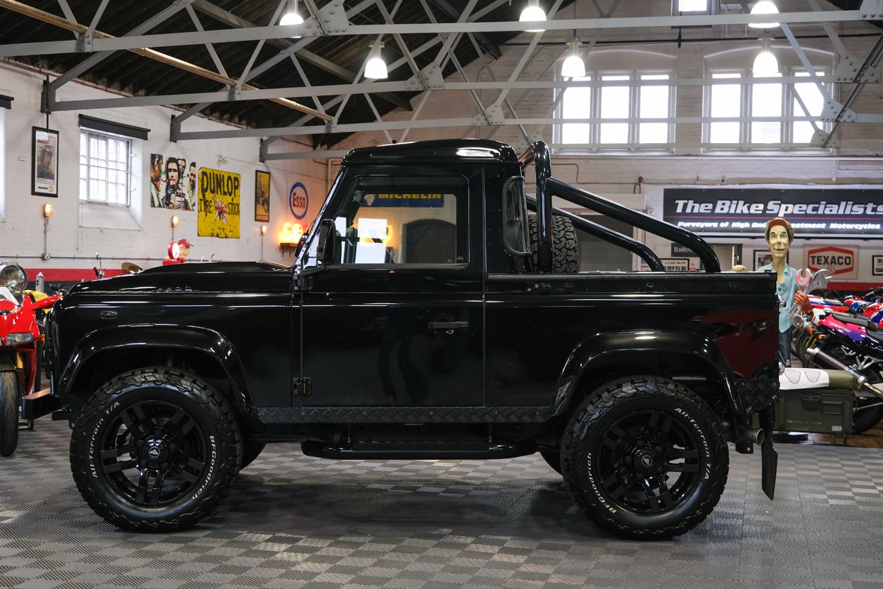 Land Rover Defender 90 Pick Up Modified