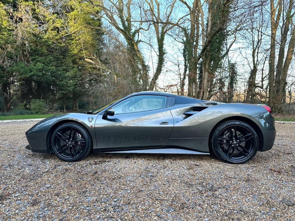 Used Ferrari 488 3.9T V8 Spider 2dr Petrol F1 DCT Euro 6 (s/s) (670 ps ...