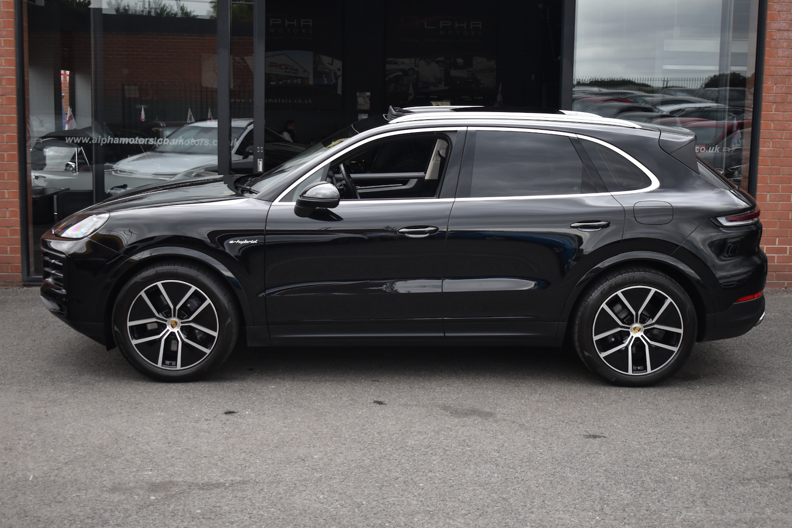 Used Porsche Cayenne 3.0 V6 E-Hybrid 25.9kWh SUV 5dr Petrol Plug-in ...