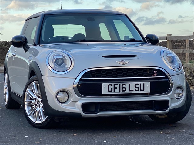 Sheffield’s prestige used car dealership | Crossroads Garage Ltd