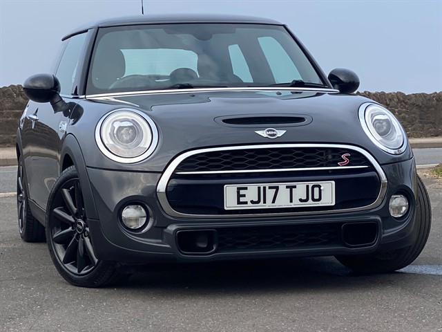 Sheffield’s prestige used car dealership | Crossroads Garage Ltd