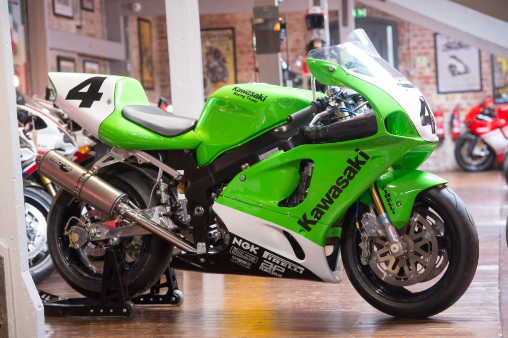 Kawasaki ZX-7R | The Bike Specialists | South Yorkshire