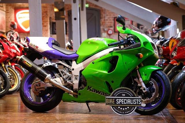 Kawasaki ZX-7R | The Bike Specialists | South Yorkshire