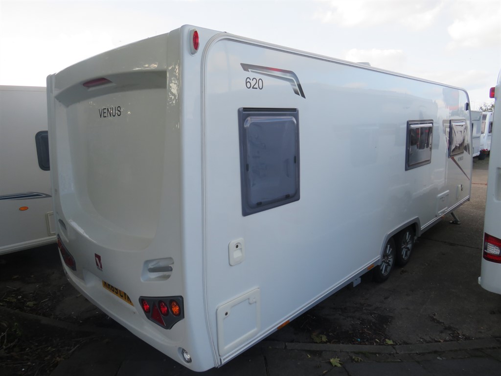 Used Lunar Venus 620/6 Fixed bed Twin Axle 6 Berth with Air Awning for ...