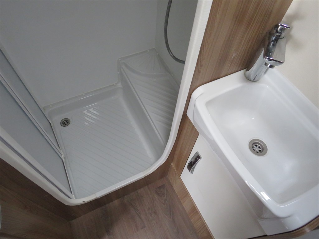 Used Sprite Major 6 TD 6 Berth Fixed Bunks Family Caravan for sale in ...