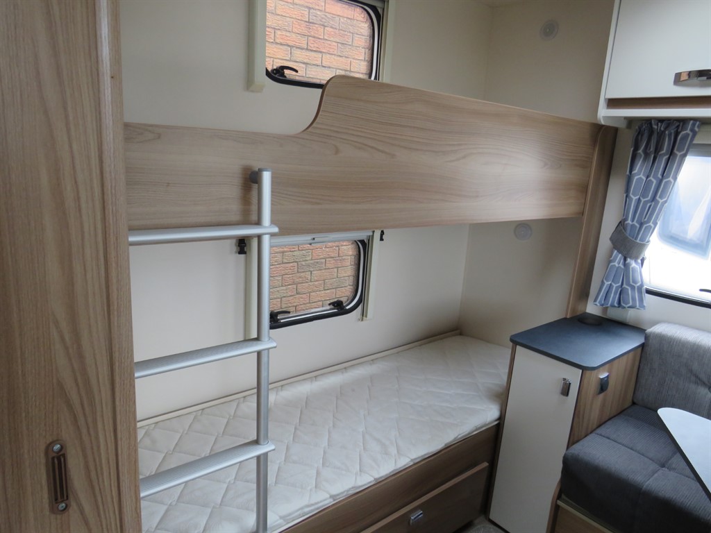 Used Sprite Major 6 TD 6 Berth Fixed Bunks Family Caravan for sale in ...