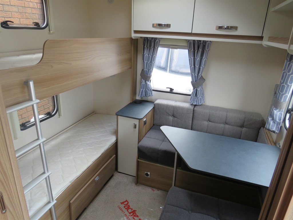 Used Sprite Major 6 TD 6 Berth Fixed Bunks Family Caravan for sale in ...