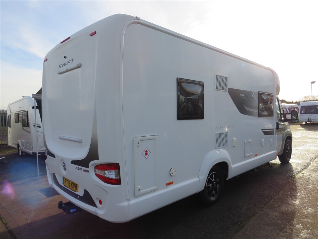 Used Swift Autocruise Select Champagne 694 Fixed Island Bed 4 Berth for ...