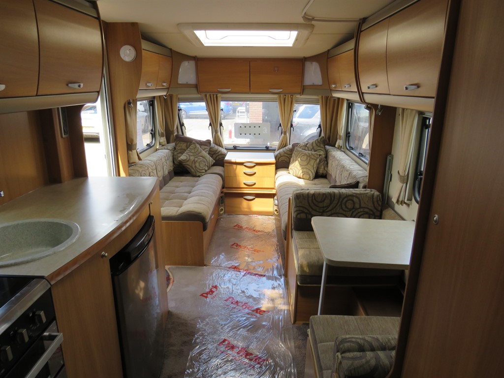 Used Swift Challenger 625 Twin Axle 6 Berth for sale in Sandy ...
