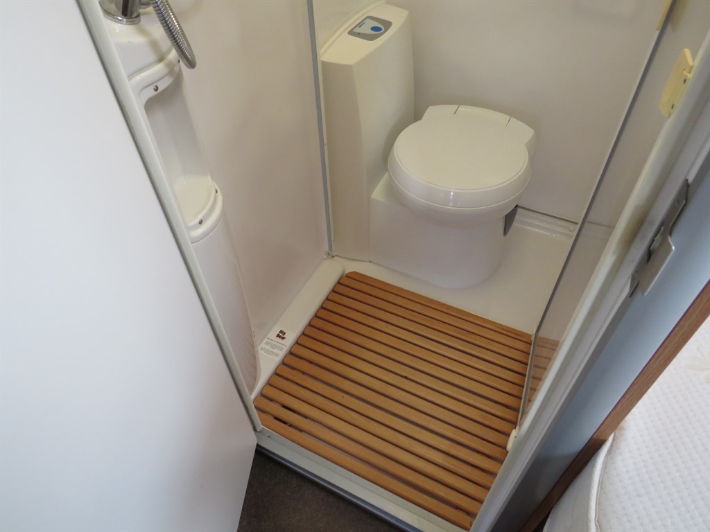 Used Swift Challenger Sport 514 Fixed Bed 4 Berth for sale in Sandy ...