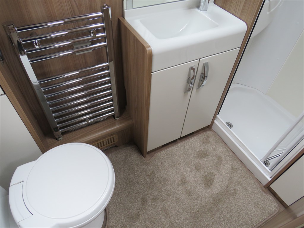 Used Swift Elegance 630 Fixed Bed 4 Berth Twin axle for sale in Sandy ...