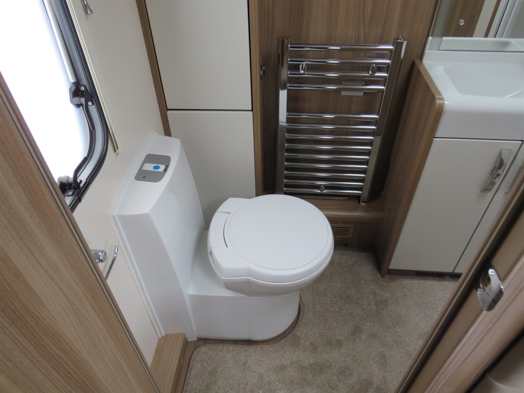 Used Swift Elegance 630 Fixed Bed 4 Berth Twin axle for sale in Sandy ...