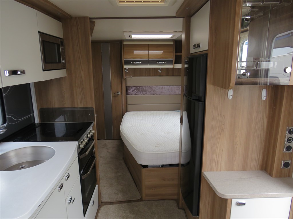 Used Swift Elegance 630 Fixed Bed 4 Berth Twin axle for sale in Sandy ...