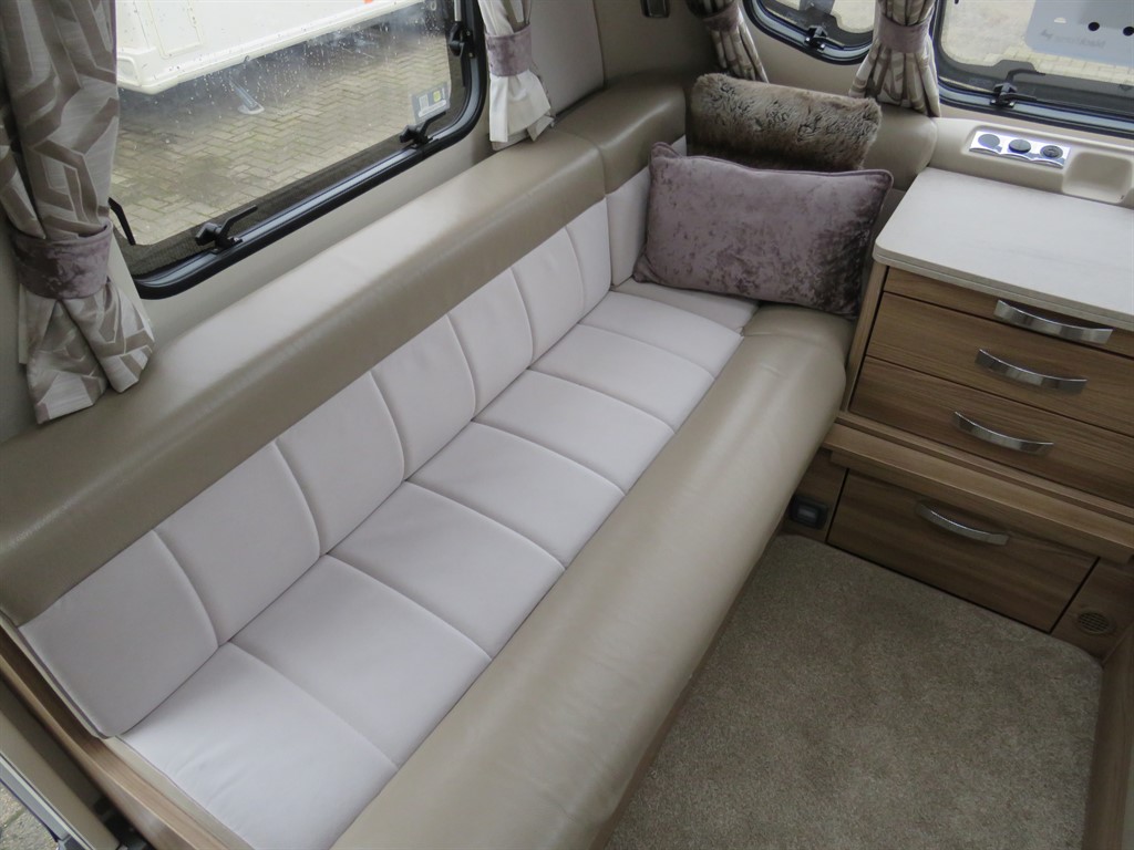 Used Swift Elegance 630 Fixed Bed 4 Berth Twin axle for sale in Sandy ...