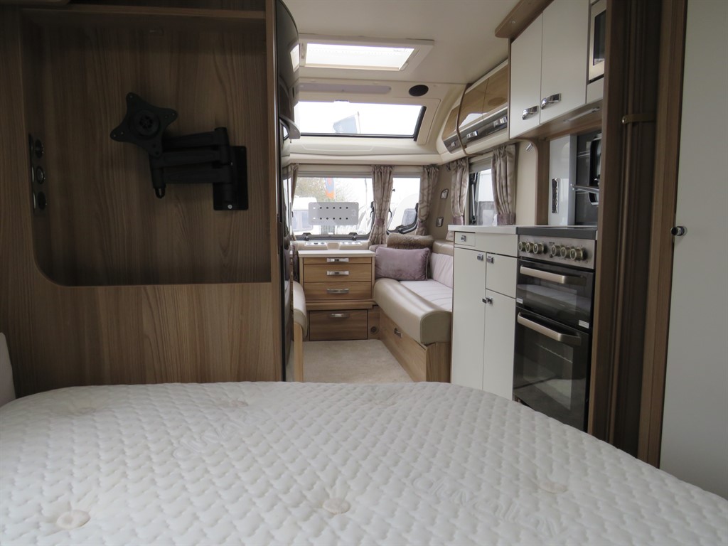 Used Swift Elegance 630 Fixed Bed 4 Berth Twin axle for sale in Sandy ...