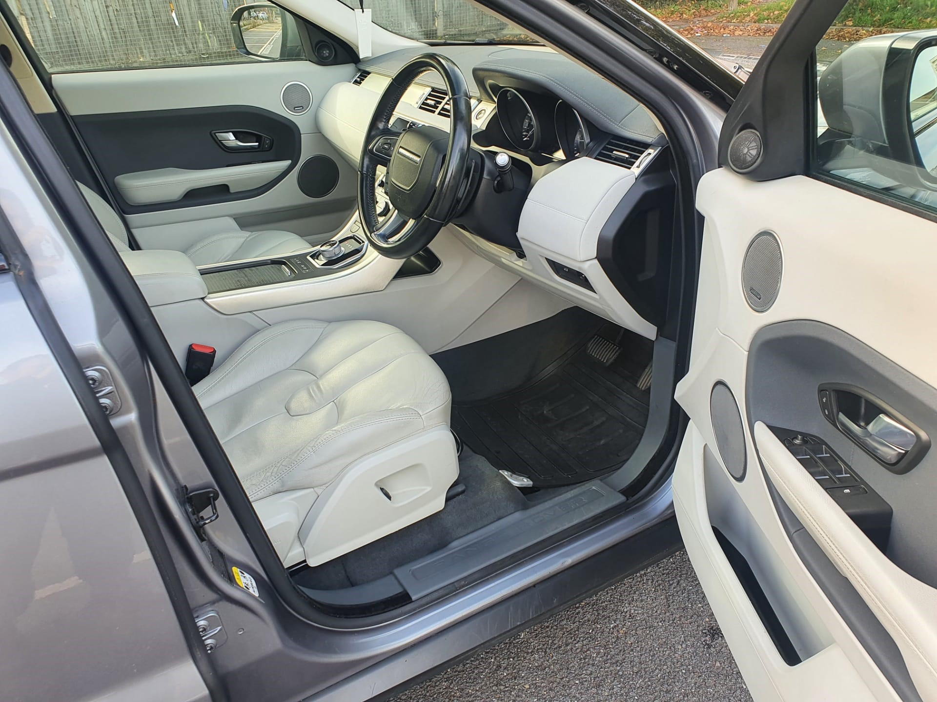 Used Land Rover Range Rover Evoque for sale in Hemel Hempstead ...