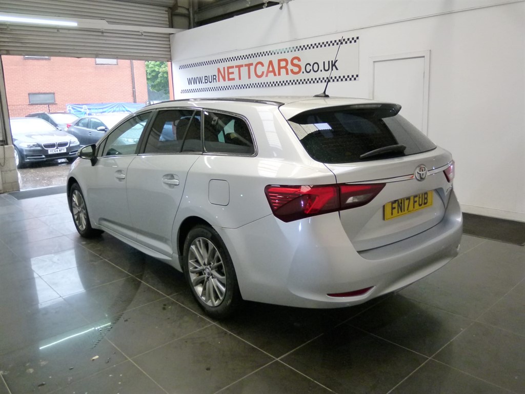 Toyota Avensis | Burnett Cars | Lancashire