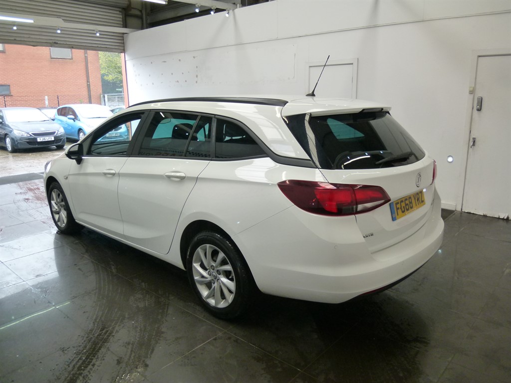 Vauxhall Astra | Burnett Cars | Lancashire