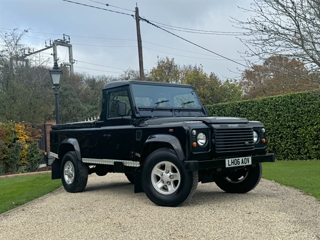 Used Land Rover Defenders for sale in Chelmsford, Essex | T. ELLIOTT ...