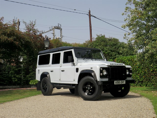 Used Land Rover Defenders for sale in Chelmsford, Essex | T. ELLIOTT ...