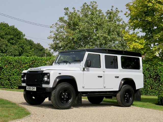 Used Land Rover Defenders for sale in Chelmsford, Essex | T. ELLIOTT ...
