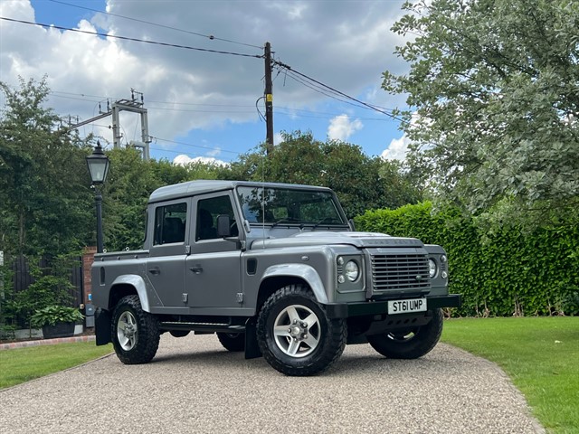 Used Land Rover Defenders for sale in Chelmsford, Essex | T. ELLIOTT ...