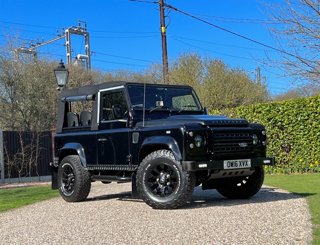 Used Land Rover Defenders for sale in Chelmsford, Essex | T. ELLIOTT ...