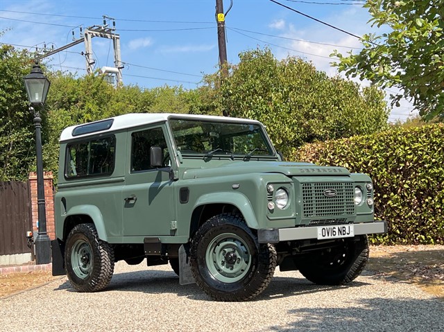 Used Land Rover Defenders for sale in Chelmsford, Essex | T. ELLIOTT ...