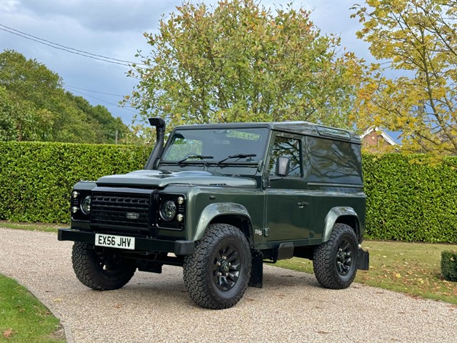 Used Land Rover Defenders for sale in Chelmsford, Essex | T. ELLIOTT ...