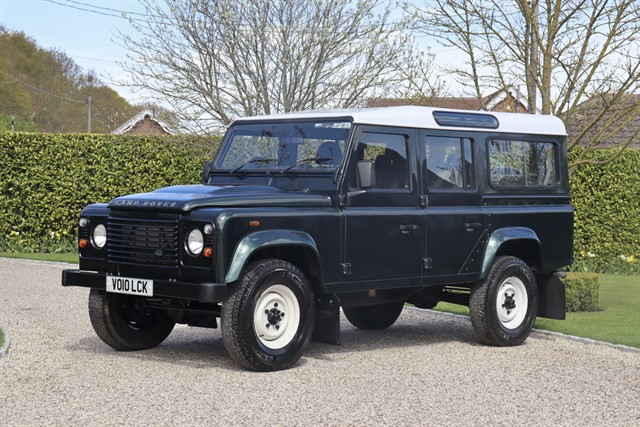 Used Land Rover Defenders for sale in Chelmsford, Essex | T. ELLIOTT ...
