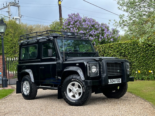 Used Land Rover Defenders for sale in Chelmsford, Essex | T. ELLIOTT ...