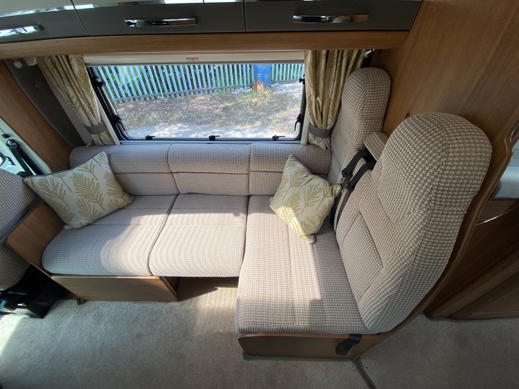 Used Autotrail Apache 700 42 MAXI C/C MULTIJET for sale in Northwich ...