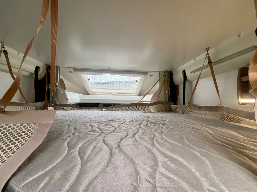 Used Benimar Tessoro T413 4 Berth 4 belts Bunks Motorhome for sale in ...