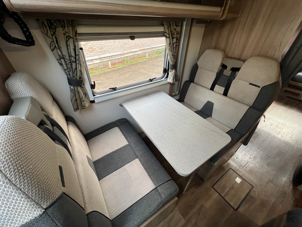 Used Bessacarr E496 6 Berth 6 Belts U Shape Lounge Lowline Motorhome for sale in Northwich ...