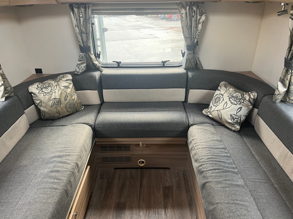 Used Bessacarr E496 6 Berth 6 Belts U Shape Lounge Lowline Motorhome for sale in Northwich ...