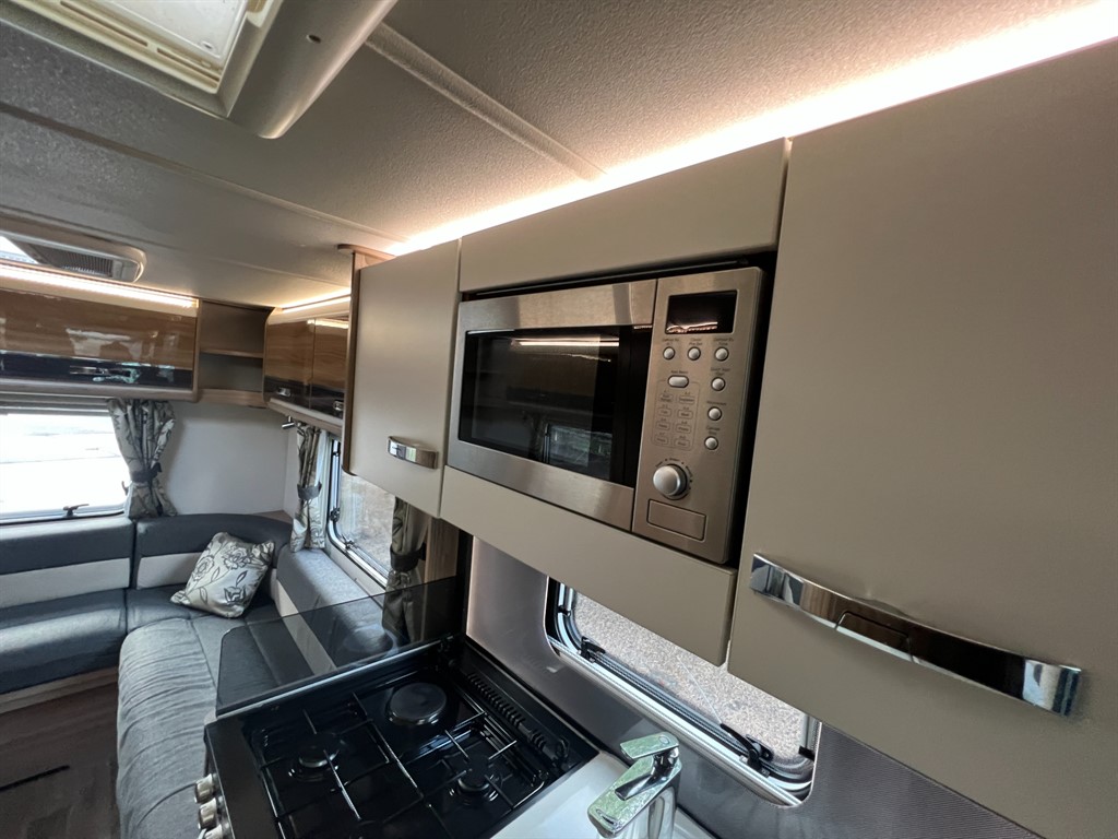 Used Bessacarr E496 6 Berth 6 Belts U Shape Lounge Lowline Motorhome for sale in Northwich ...