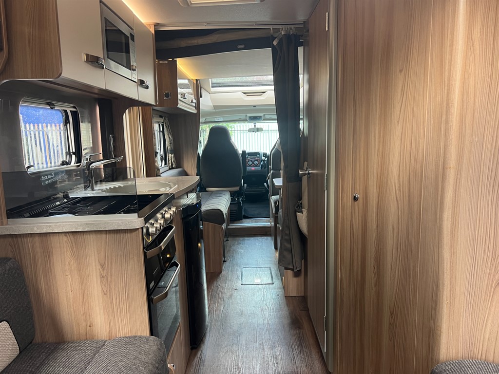 Used Bessacarr E496 6 Berth 6 Belts U Shape Lounge Lowline Motorhome ...
