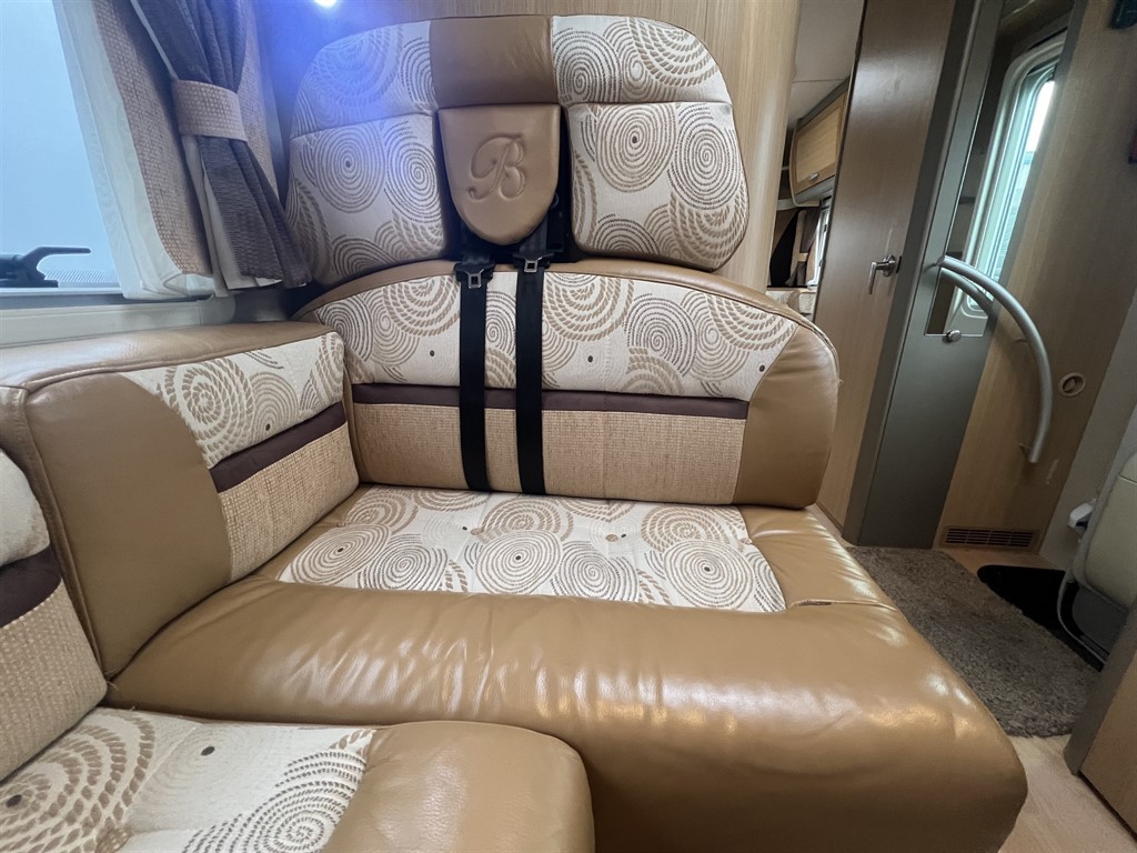 Used Bessacarr E795 6 Berth 4 Seatbelts Family Motorhome for sale in ...