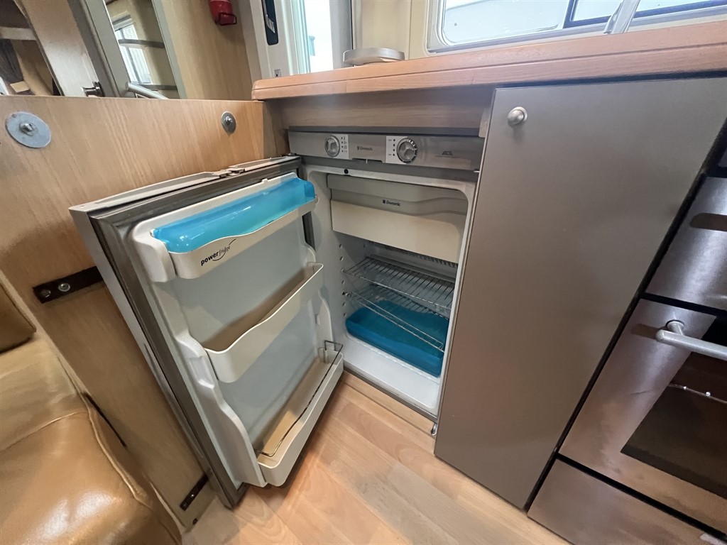 Used Bessacarr E795 6 Berth 4 Seatbelts Family Motorhome for sale in ...