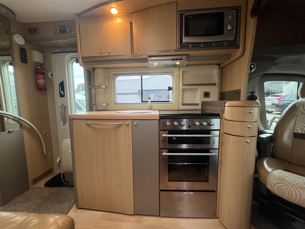 Used Bessacarr E795 6 Berth 4 Seatbelts Family Motorhome for sale in ...