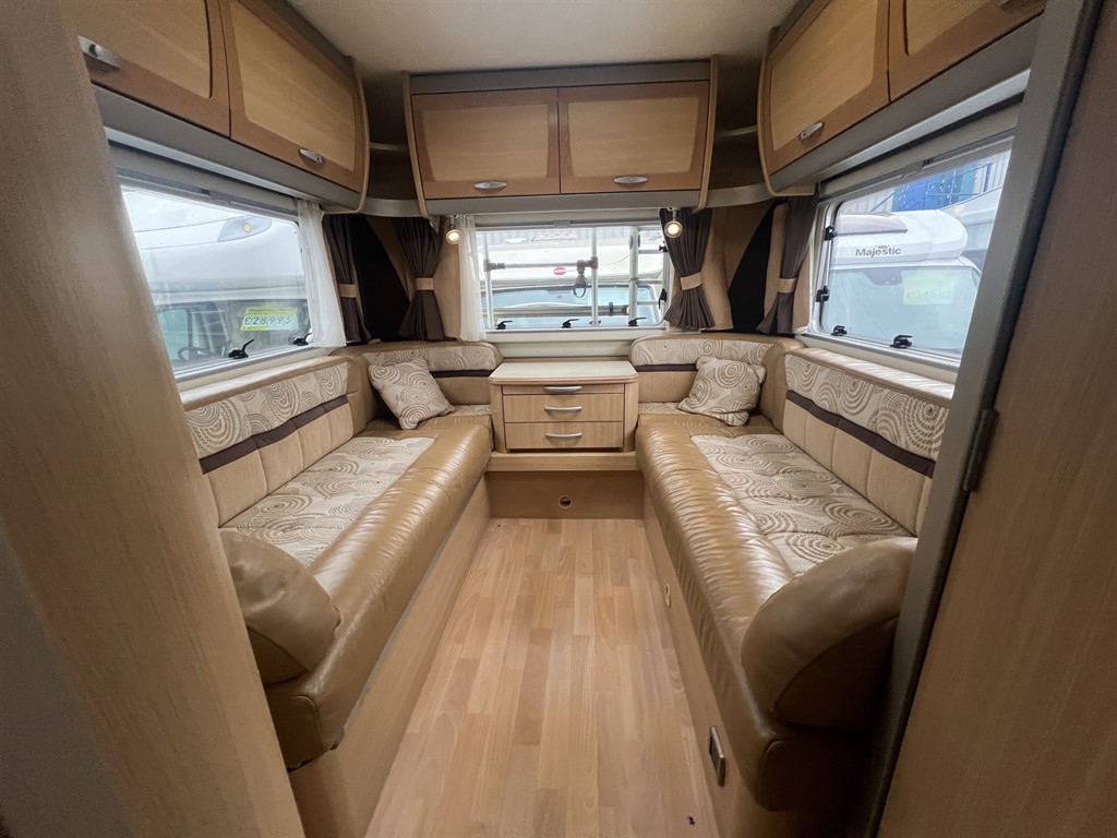 Used Bessacarr E795 6 Berth 4 Seatbelts Family Motorhome for sale in ...