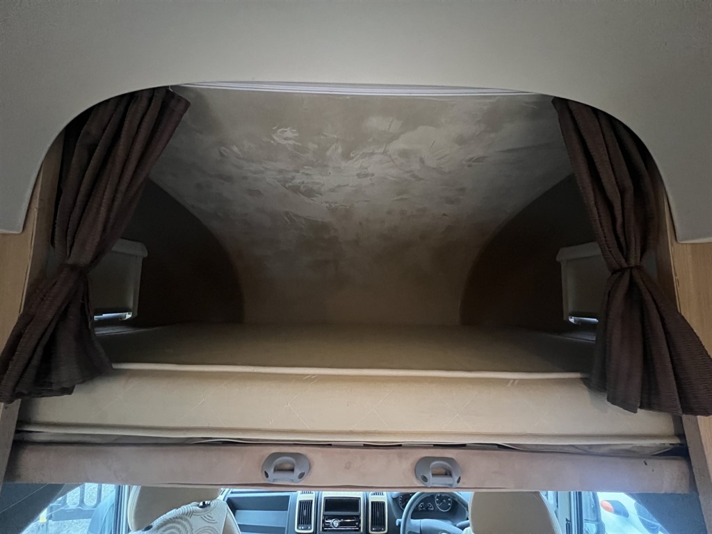 Used Bessacarr E795 6 Berth 4 Seatbelts Family Motorhome for sale in ...