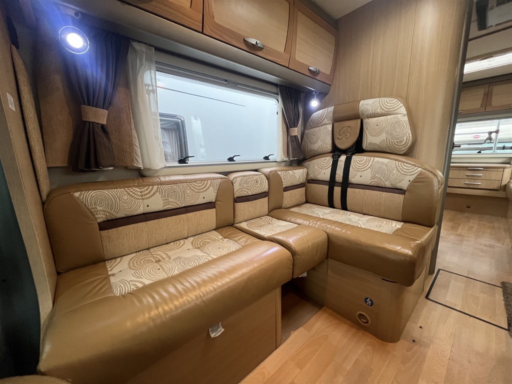 Used Bessacarr E795 6 Berth 4 Seatbelts Family Motorhome for sale in ...