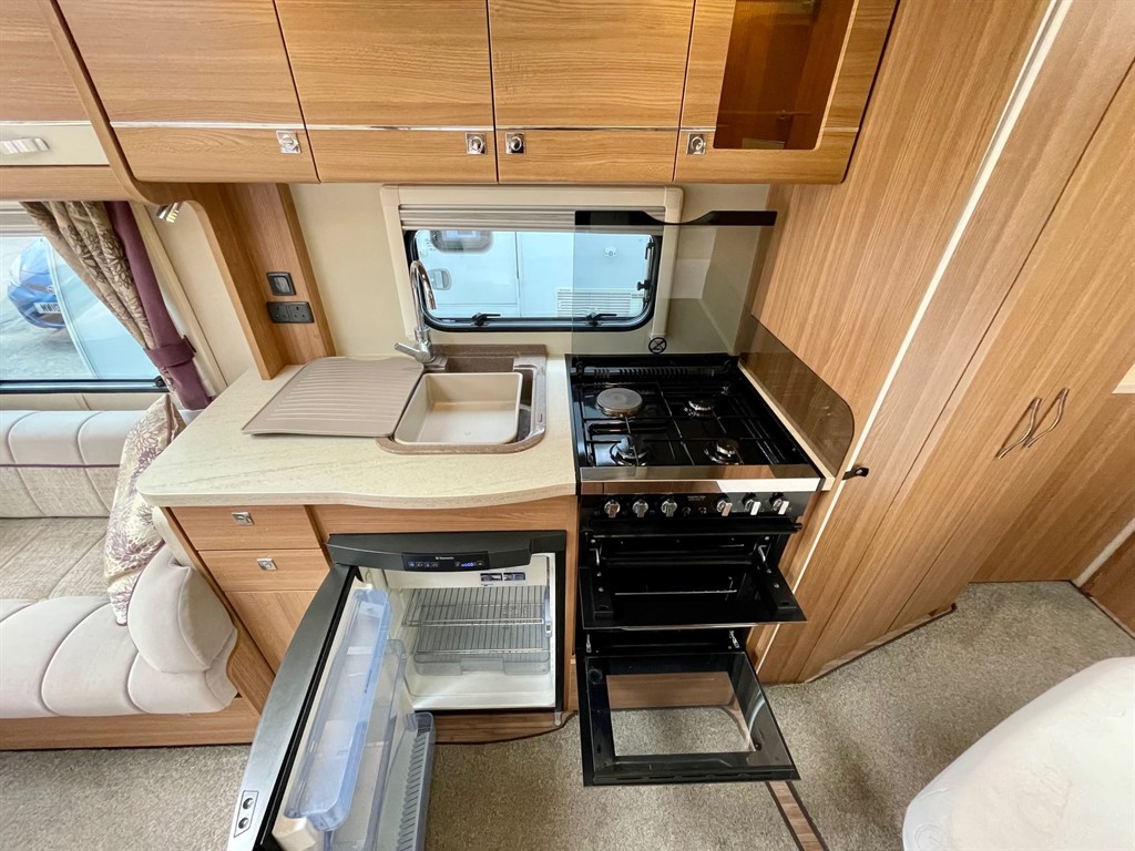 Used Compass Rallye 540, 4 berth caravan for sale in Northwich ...
